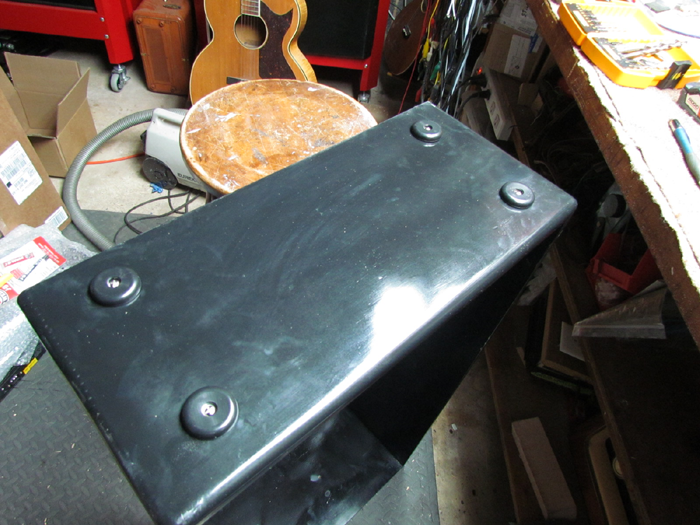 DIY Recording Studio Equpment Rack Completed Crawls Backward (When Alarmed)