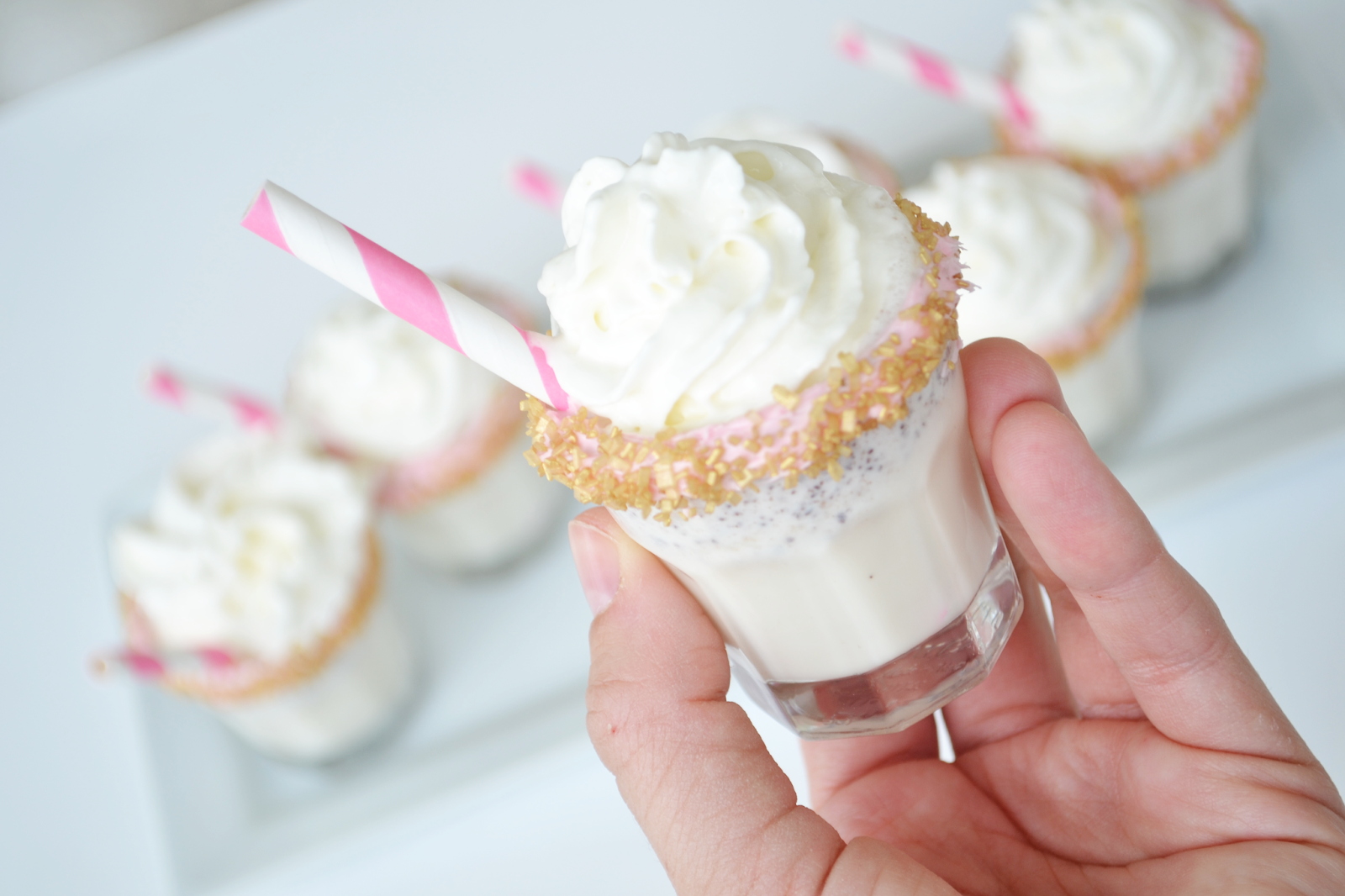 All Things Pink and Pretty: How to: Mini Milkshakes
