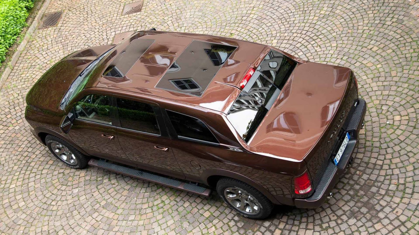 另類奢華！義大利的Aznom Automotive將貨卡打造成Atulux豪華休旅車！ | SanjiNoir 黑侍樂讀