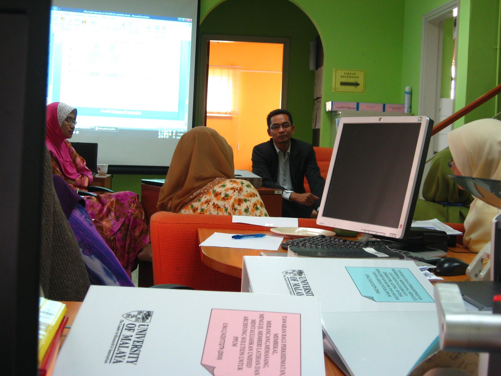 Unit Audit Dalam Universiti Malaya: May 2011