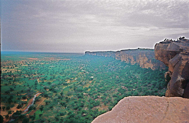Modern Wallpaper World: Bandiagara Plateau Mali Also Known As Land Of ...