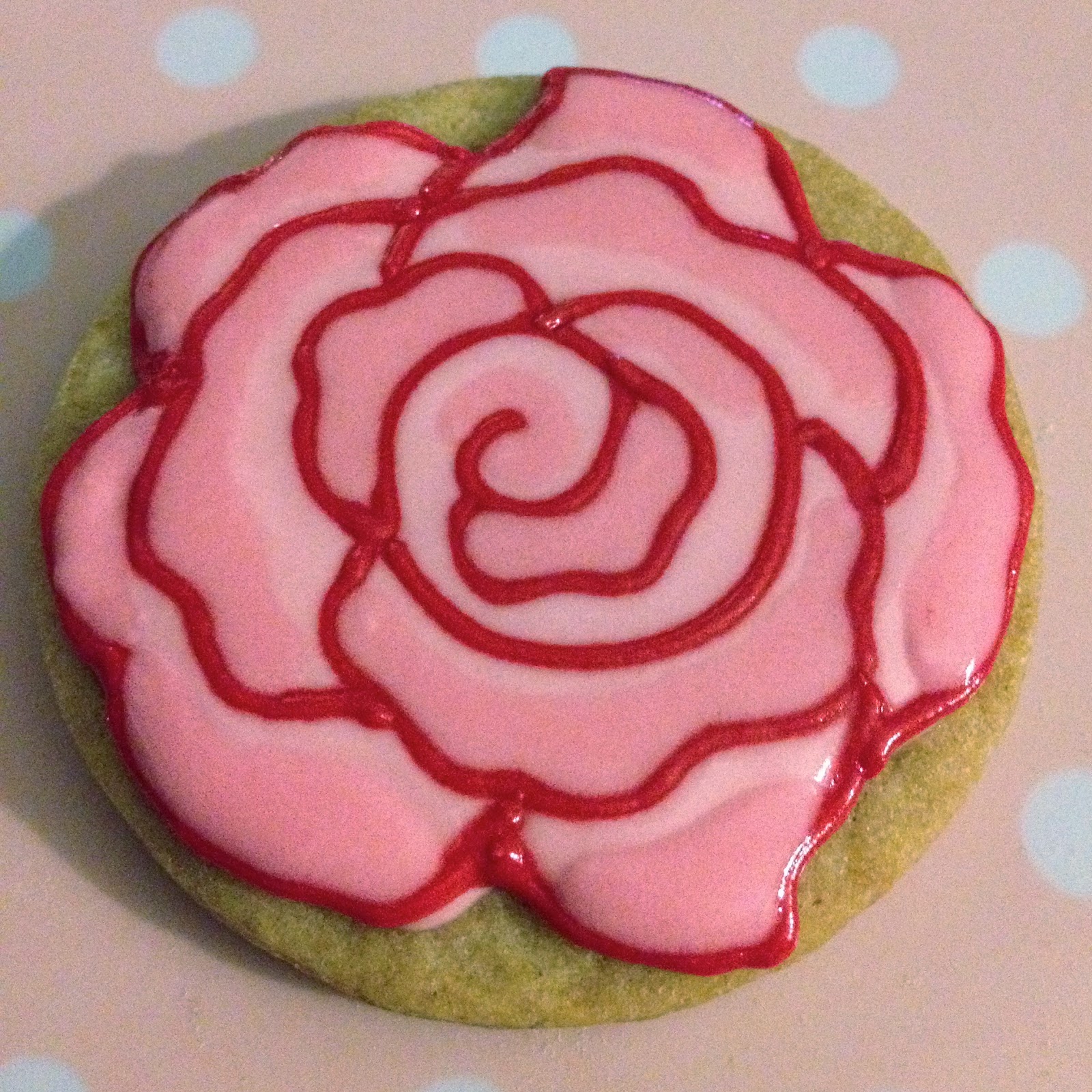 Elaine's Sweet Life: Iced Rose Cookies {Tutorial}