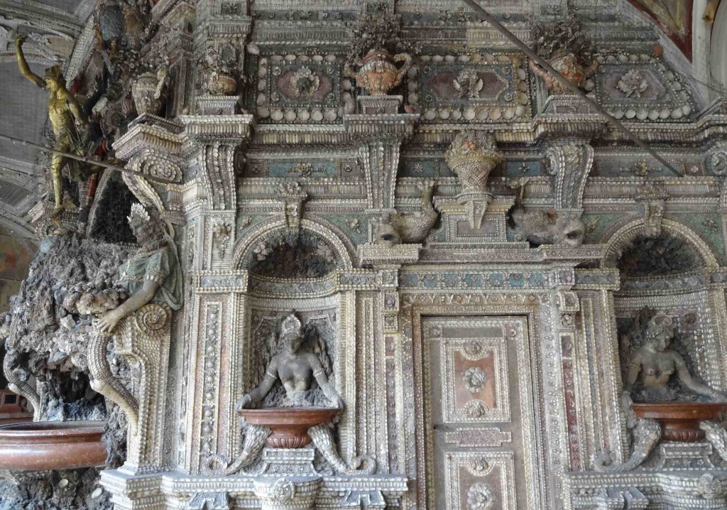 Eye For Design: Decorating In Italian Grotto Style