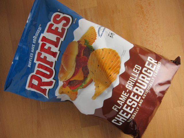 Review: Ruffles - Flame-Grilled Cheeseburger Chips