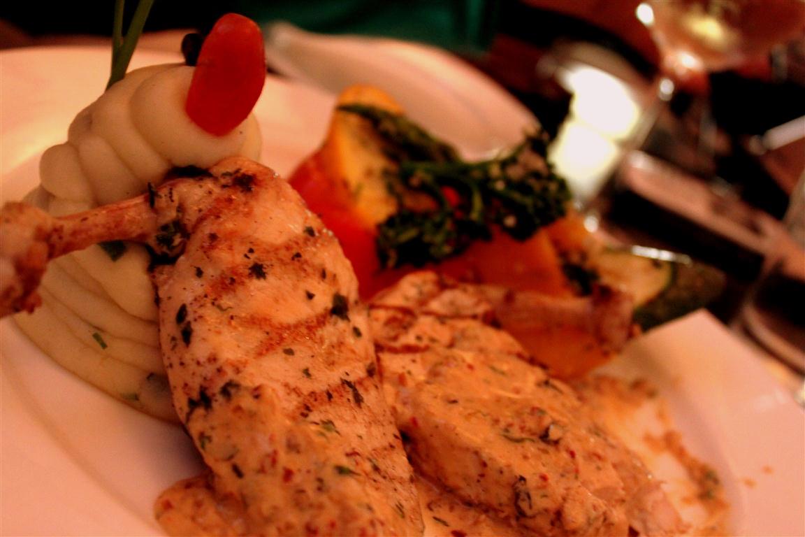 Mumbai Candid: Review: Fat Cat Cafe