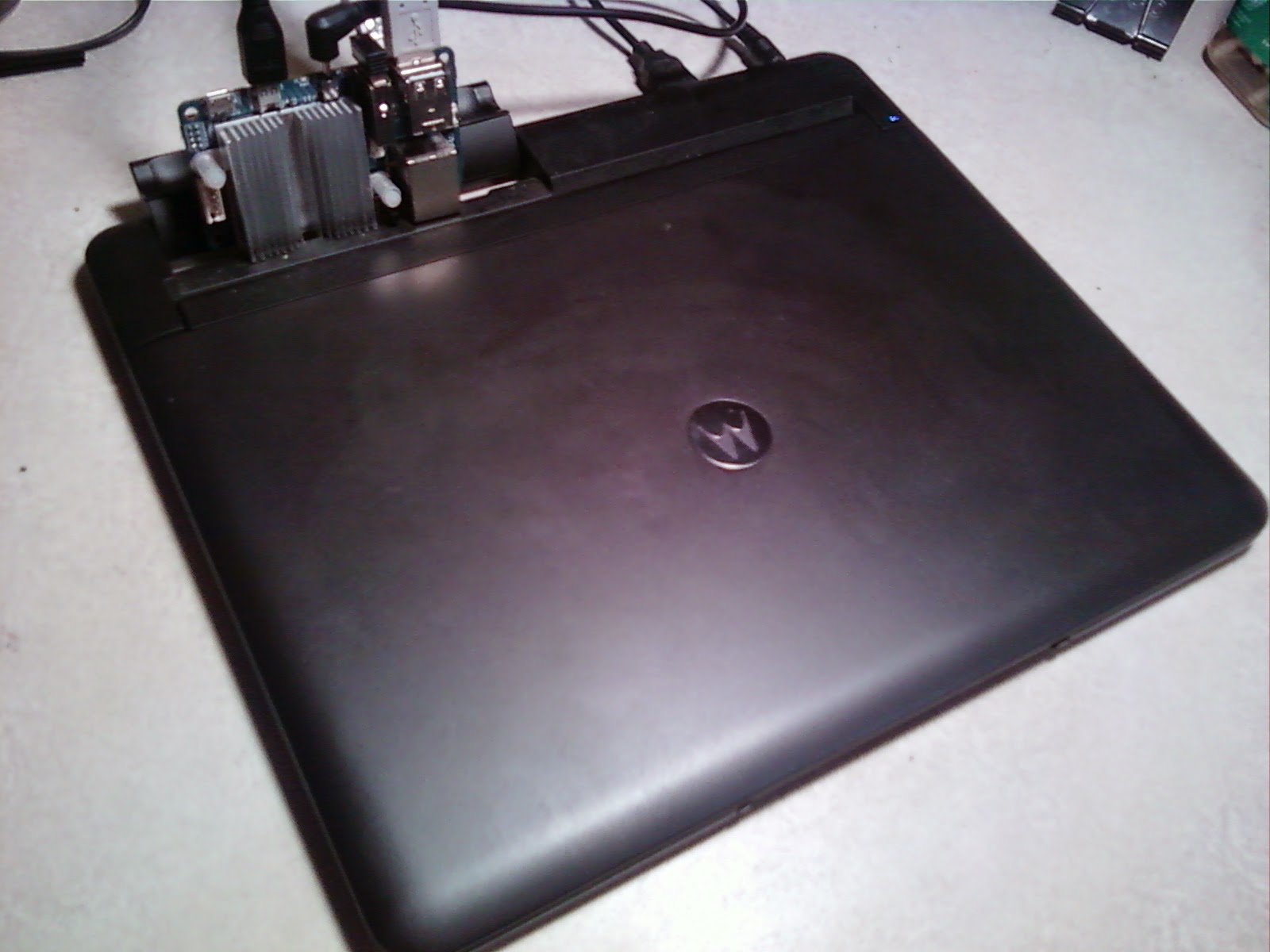 DansDIY: Motorola Lapdock Netbook