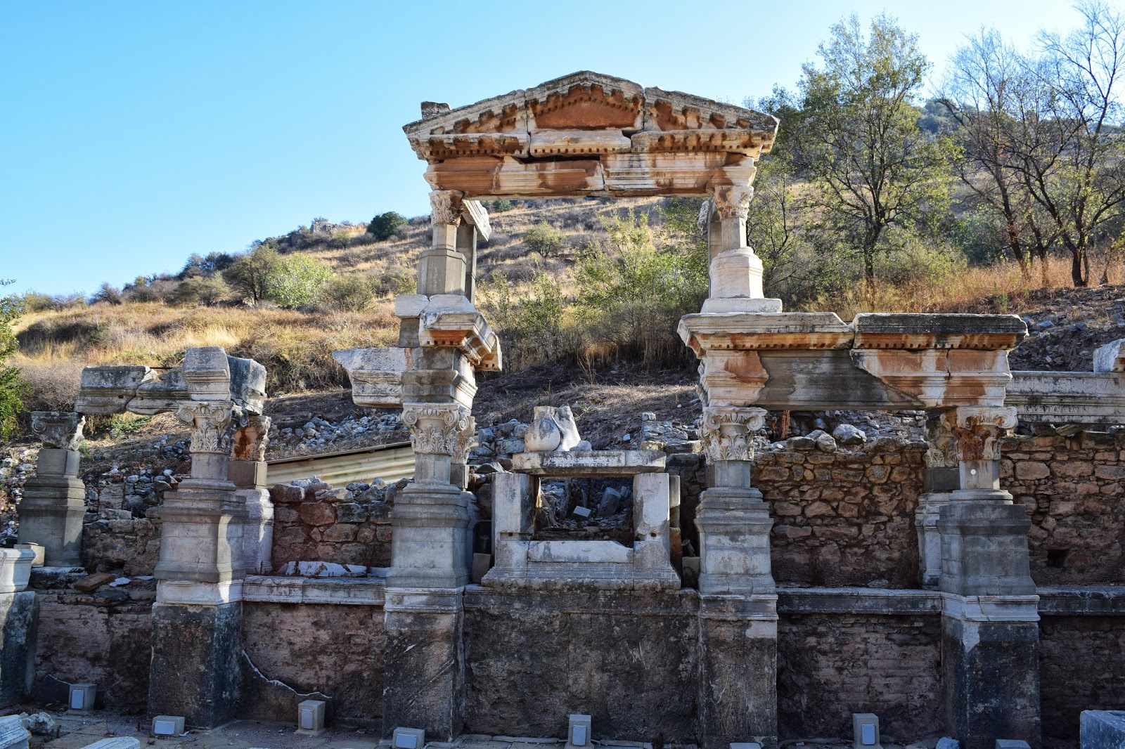 Las ruinas de la Antigua Ciudad de Éfeso - Un Destino Entre Mis Manos