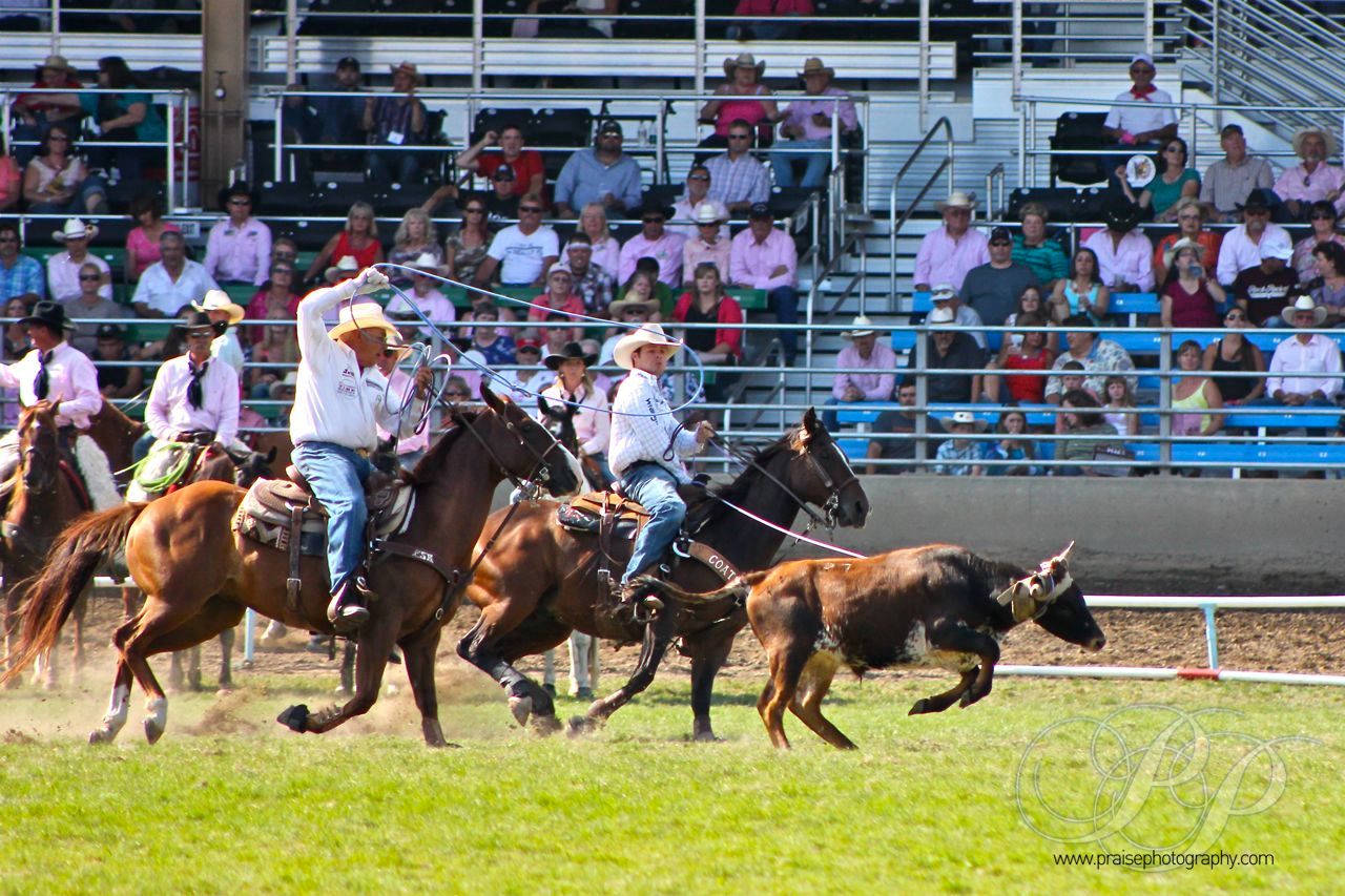 Eric Valentine's Praise Photography Blog: The Pendleton Round Up -- Roping