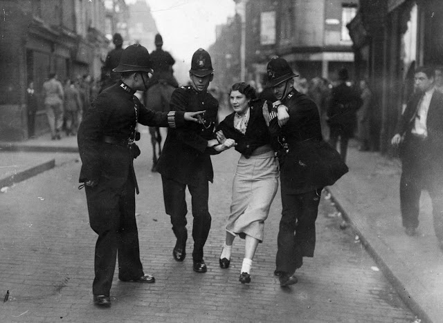 80 Years Ago: Historical Pictures of the Battle of Cable Street – The ...