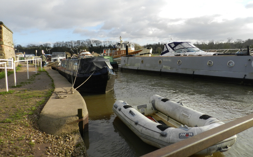 Burton Joyce Blog: New Years Day 2013 Trentside/Gunthorpe Lock