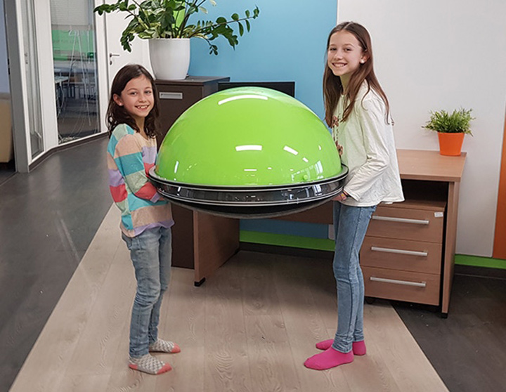 YAW Virtual Reality motion simulator debuts at CES - Cyber Tech Templar