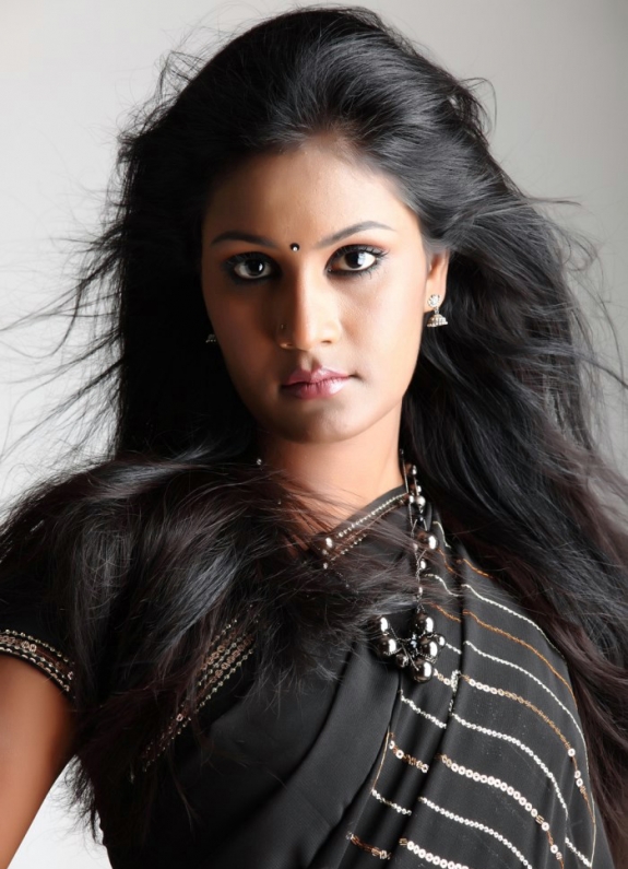 Suhasini Hasini Hot Photoshoot Stills - Hot PHOTOSHOOT Bollywood ...