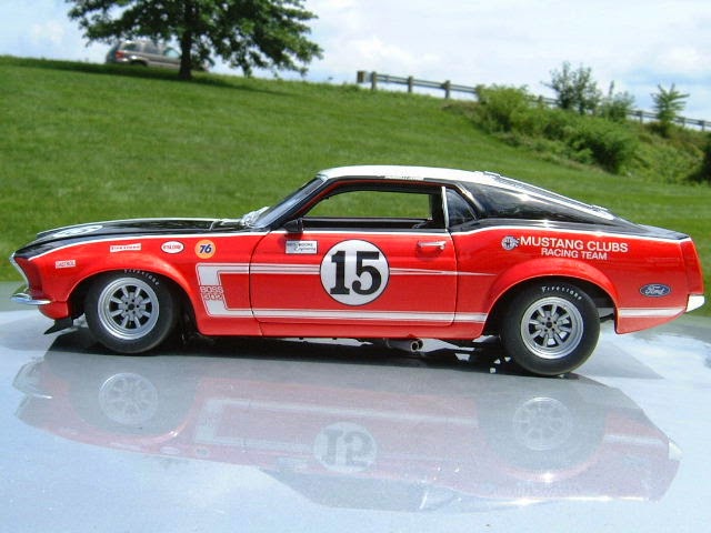 Diecast 1/18: Ford Mustang 1969 BOSS 302 Parnelli Jones #15 Trans-Am par Welly/GMP