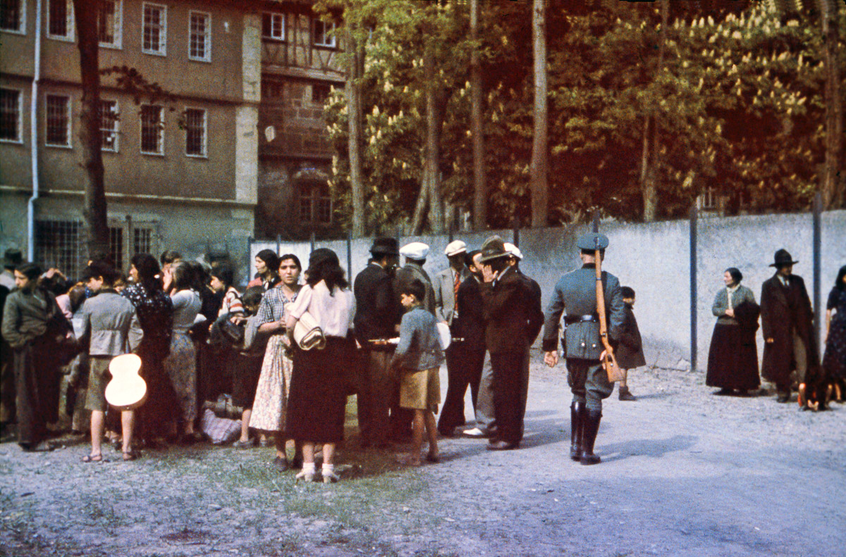 Rare Color Photos of the Nazi Regime Isolate and Eventually Destroy the ...