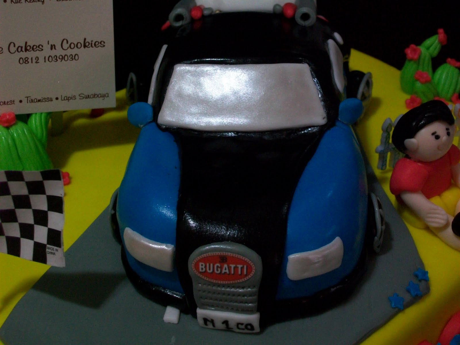 De CakesNCookies: Bugatti Veyron Cake for Nico