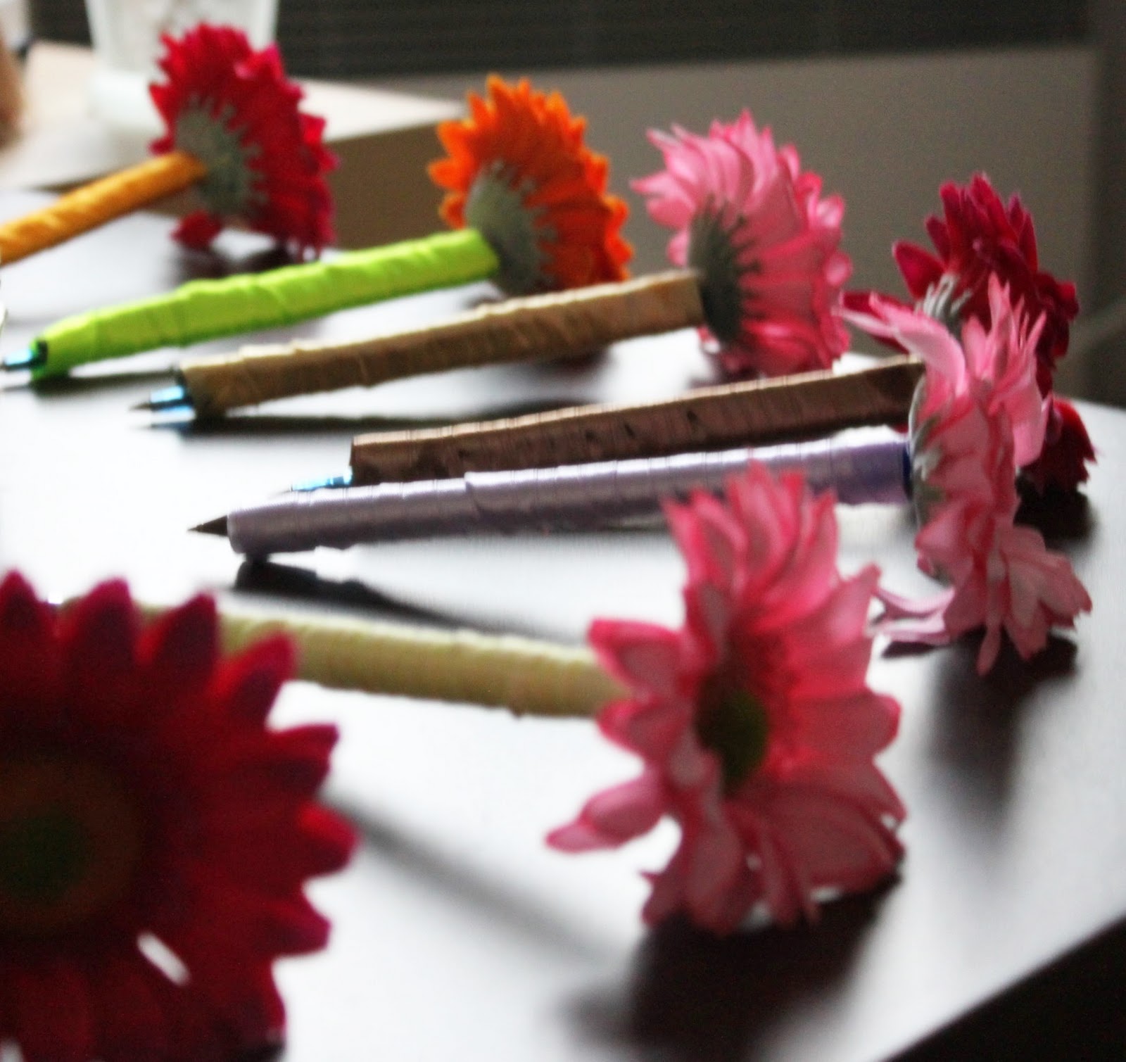 Léla'Lova: Les stylos fleurs.