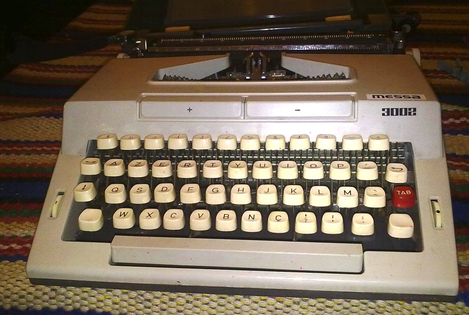 oz.Typewriter: On the Iberian Typewriter Safari: Surfin' from Malibu to ...
