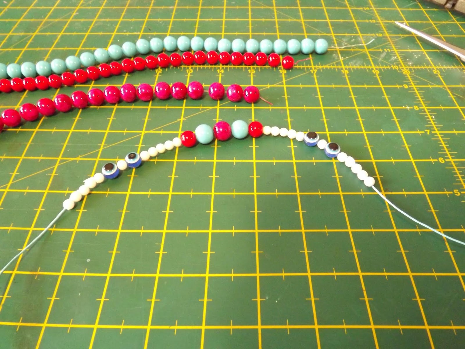 A Pretty Talent Blog: Jewelry Making: Three Strings In One