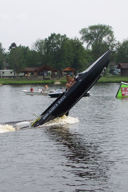 Dyna-Ski Boats: Boat Wheelies