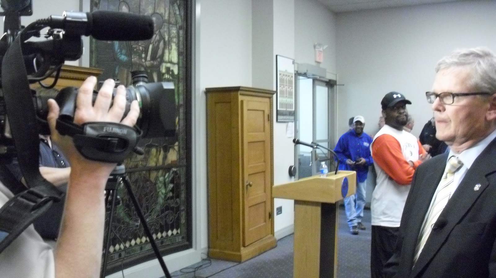 The River City News: GOOD LUCK, CHUCK: COVINGTON'S NEW MAYOR IS NAMED