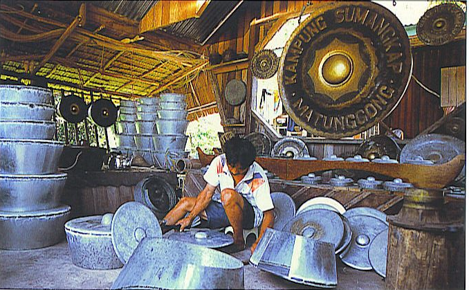 Tempat Menarik Di Sabah Sarawak Dan Semenanjung Malaysia: Kudat kraftangan