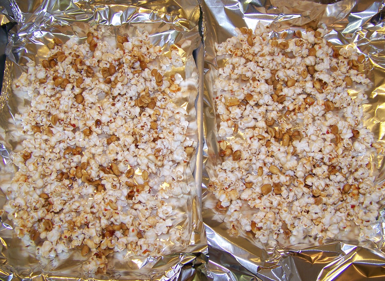 Waulene's Way: Spicy Pad Thai Popcorn