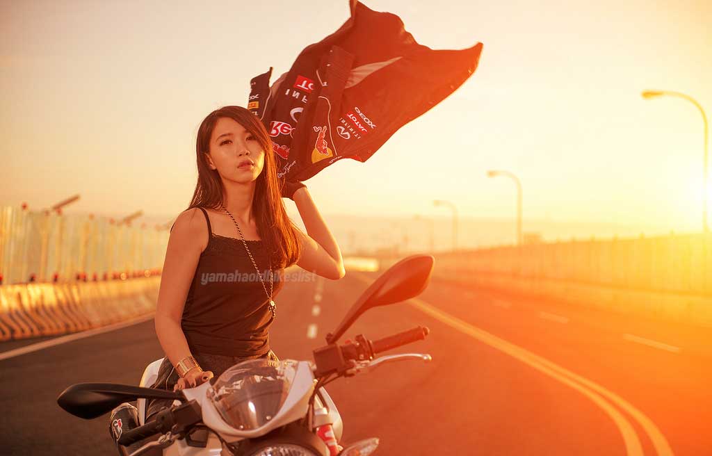Cute Asian Girl Bikers Images - Girls and Motorcycle - Yamaha Old Bikes ...