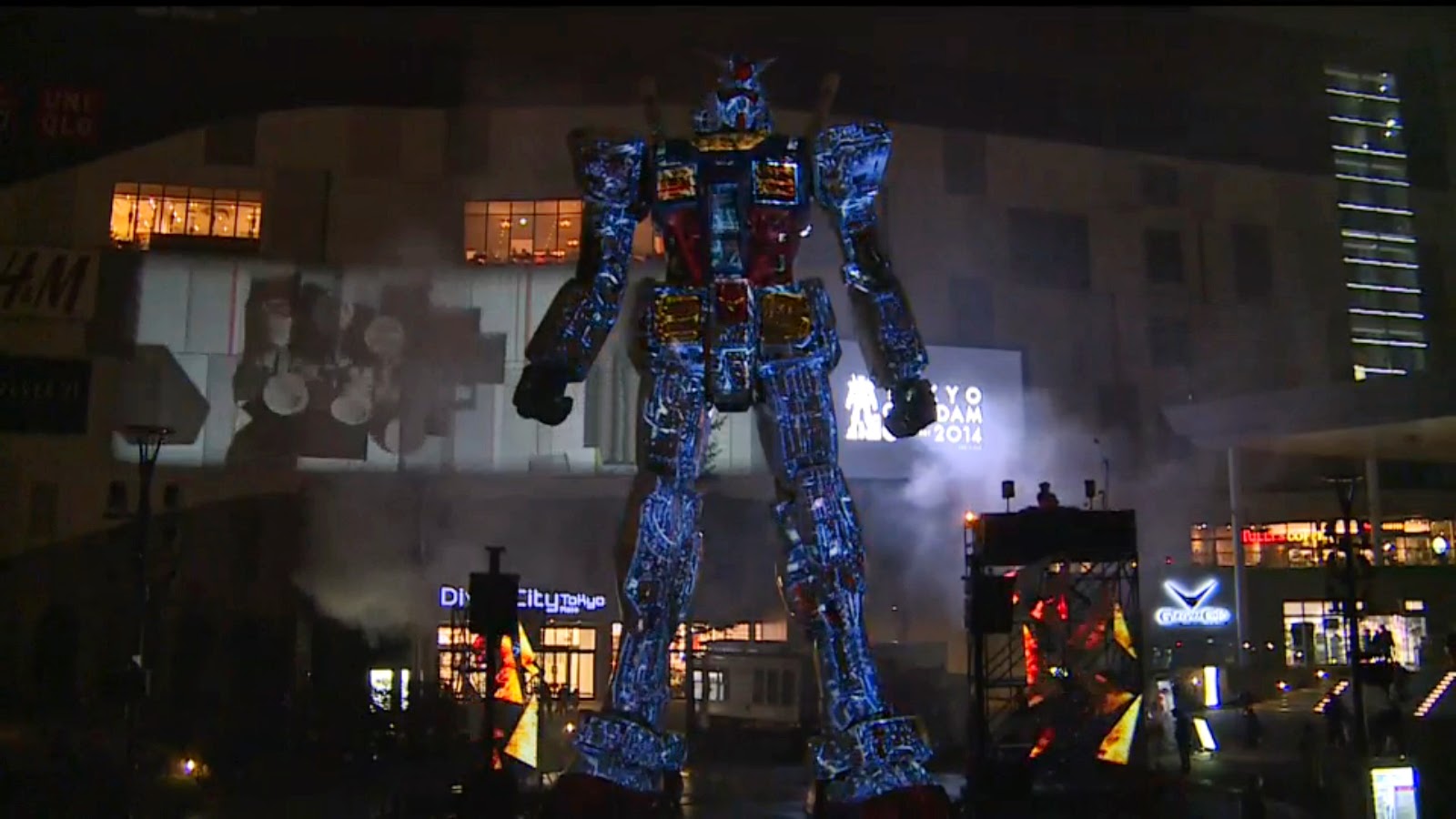 "TGP 2014" 1/1 Gundam Statue Light Projection Mapping Event