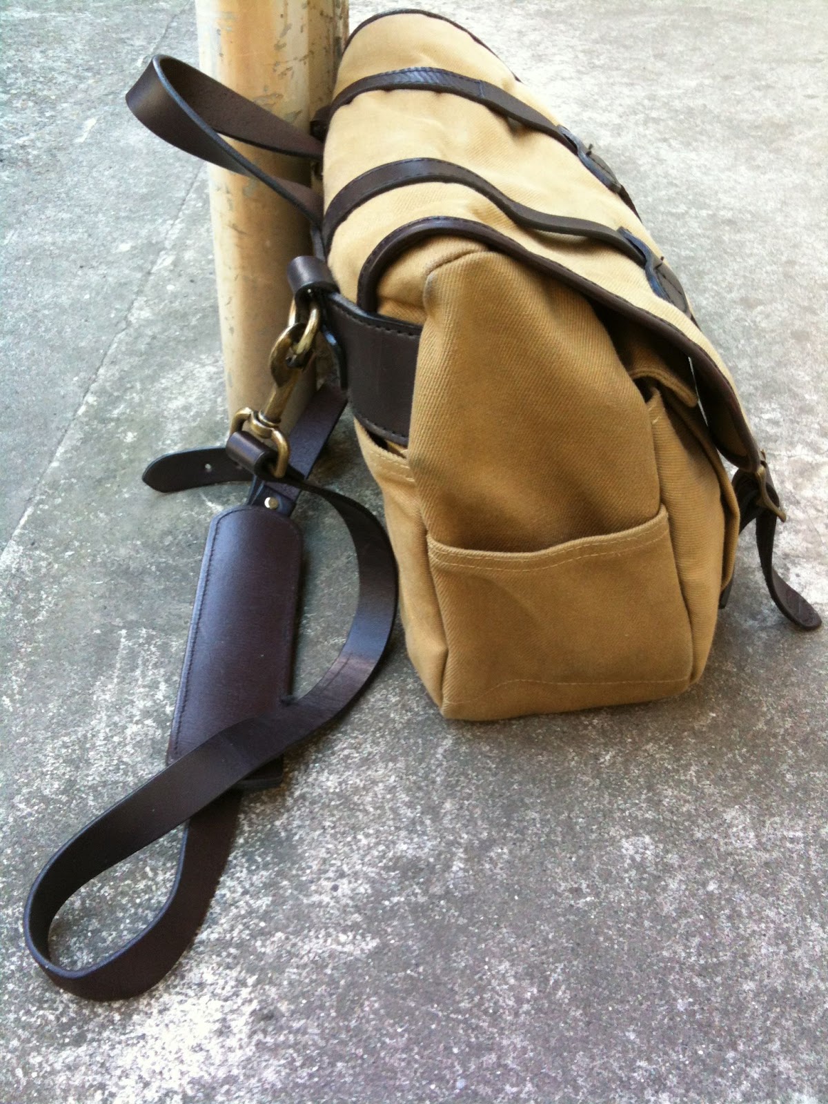 mille plateaux: FILSON Large Shoulder Bag