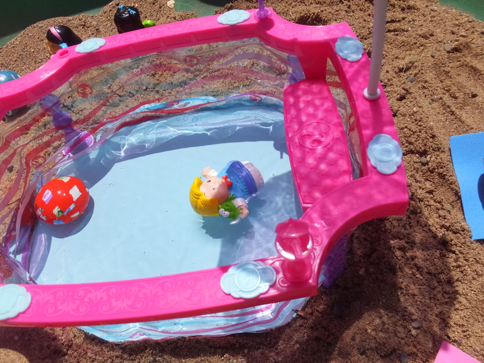 Kidspert: Sensory Sandbox: Pool Party