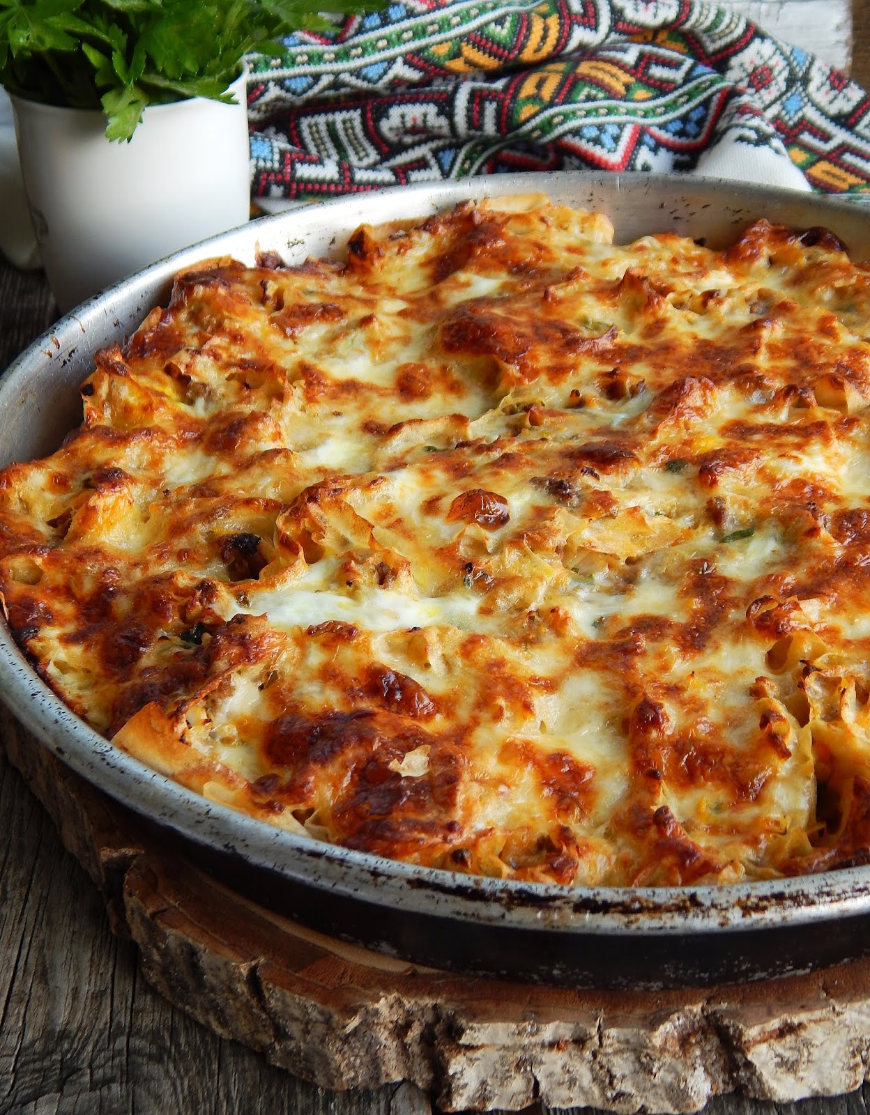 Jekin Kapric : Turski burek sa mesom i kupusom (Lahanalı Kolay Börek)