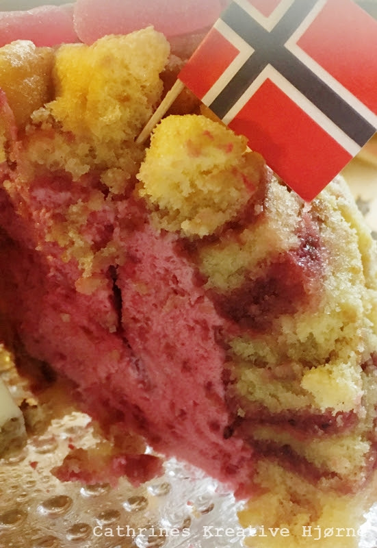 Cathrines Kreative Hjørne: Cathrines Mat: Min Charlotte Russe kake!