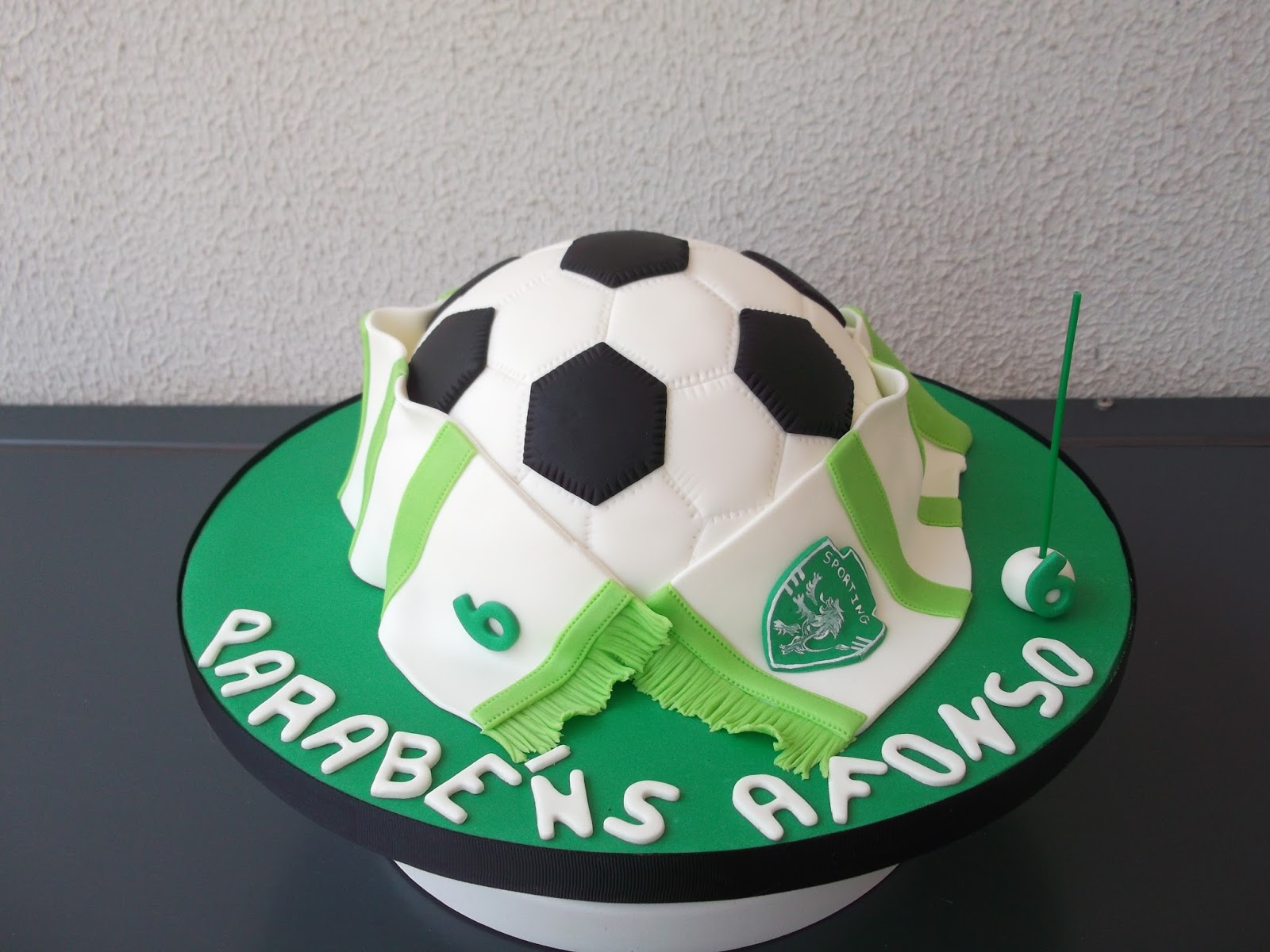 Sabores & Sabores: Bolo "Bola Do Sporting" do Afonso.