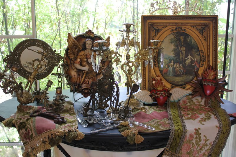 White Horse Relics: Fabulous Finds in Mexico City's Flea Markets