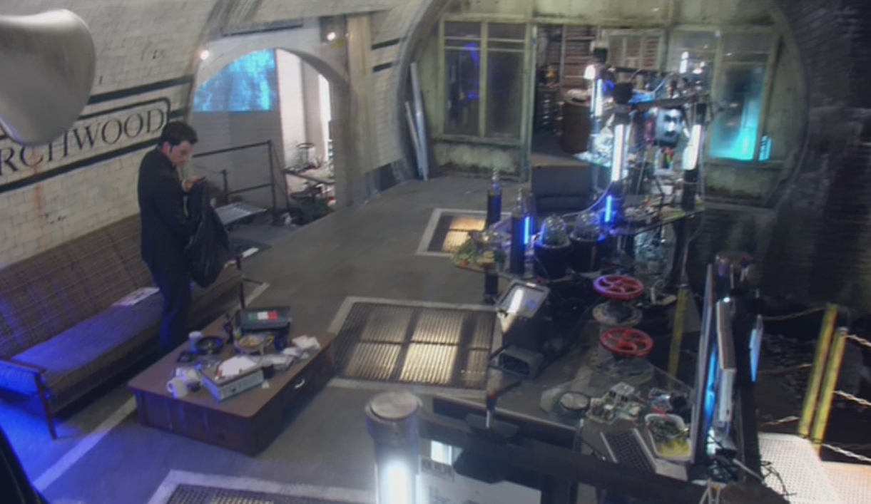 Project: Torchwood: Articles Cyberwoman Breakdown Episode 4 Series 1