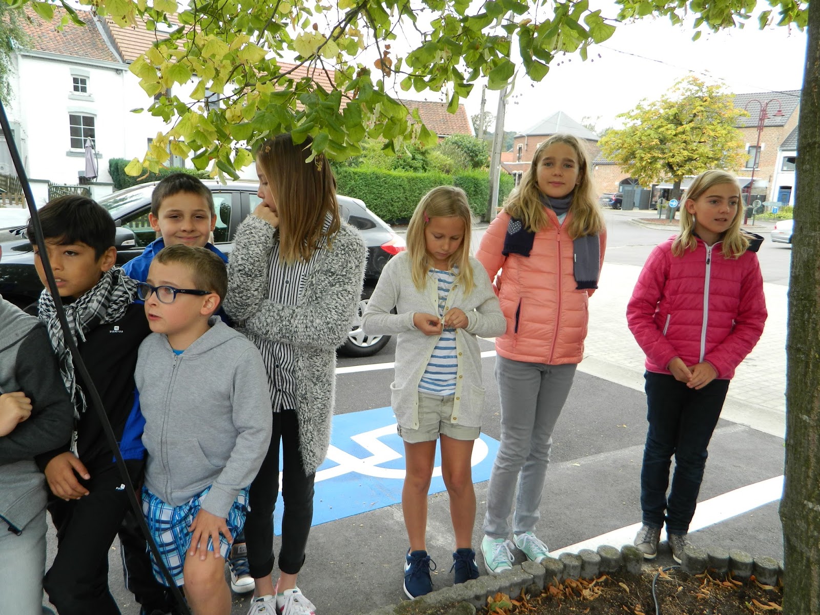 PARADE MILITAIRE: Jumelage CRC Glons et commune de Bassenge. - École ...