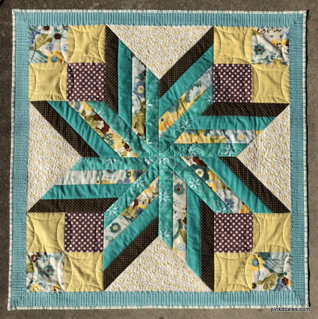 Julie Stocker Quilts at Pink Doxies: 3D Groovy Wrapped Star Finish