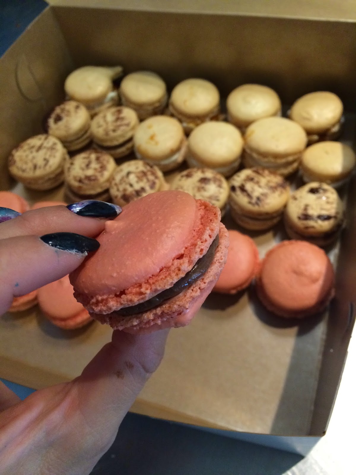 THE ROLLER PIG: French Macaron Pastry Class
