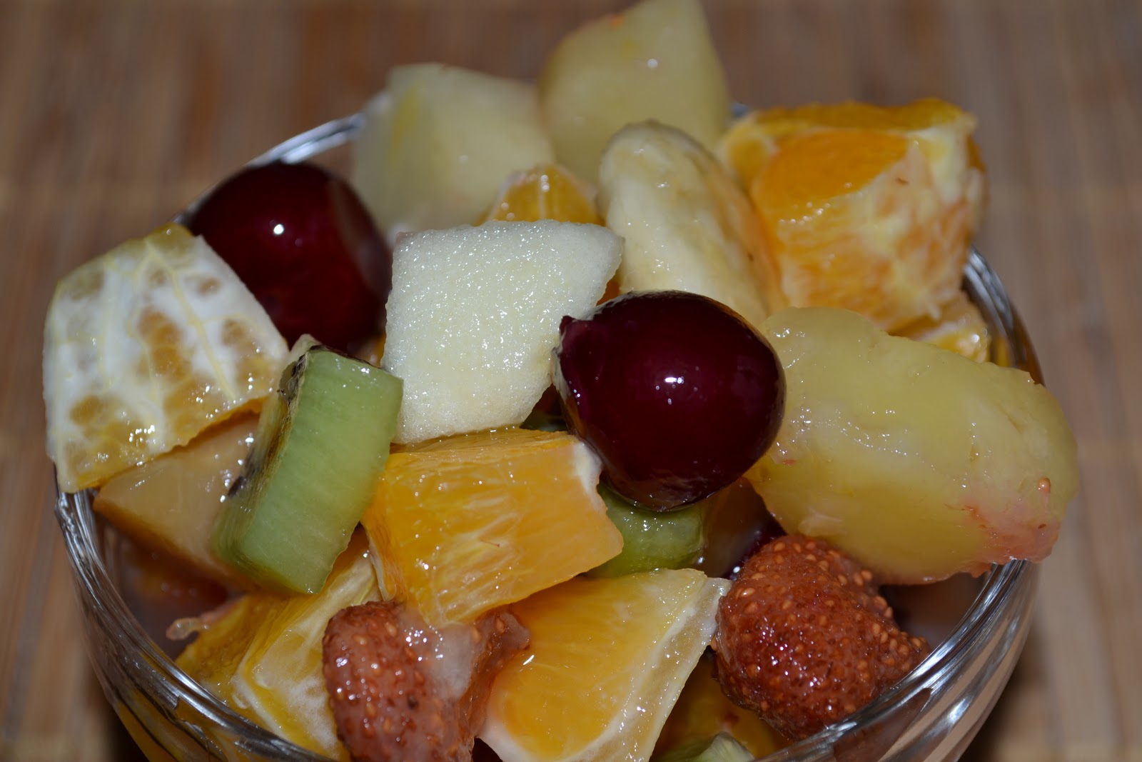 Myra's kitchen: Salata de fructe 2