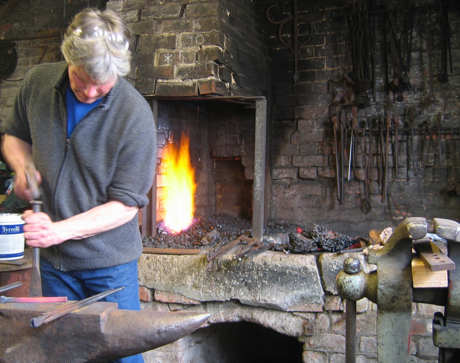 Matthew's Blog at Workshop Heaven: Basic Blacksmithing Course