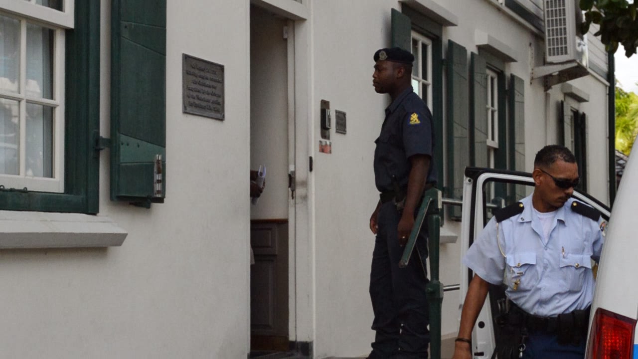 ST MAARTEN TODAY judith roumou: PHOTOS TODAYS SUSPECTS ST MAARTEN CRIME ...