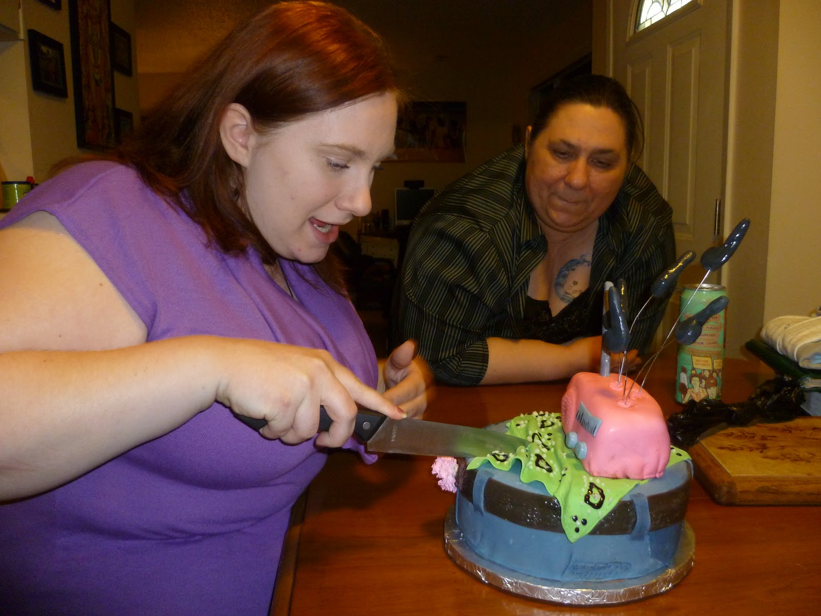 Aunt Cobi's Amazing Cakes: "I miss my jeans!"