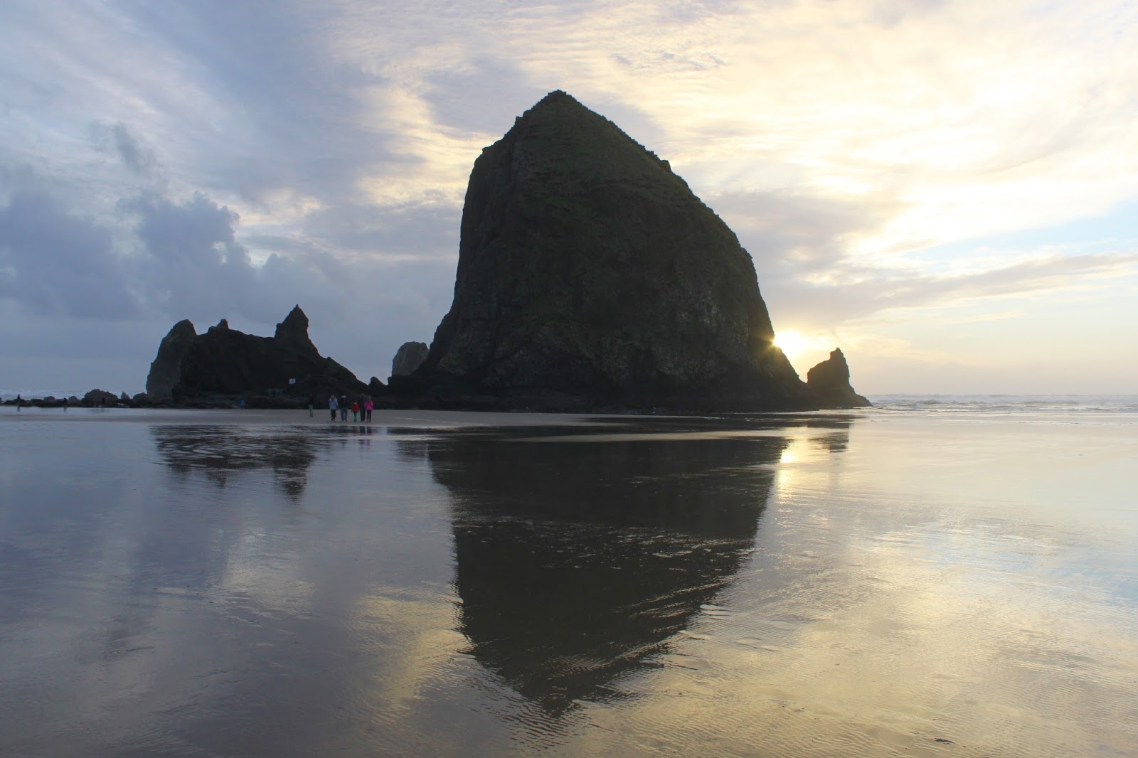 Life's a Trip: Oregon: Haystack Rock>>Seaside>>Astoria