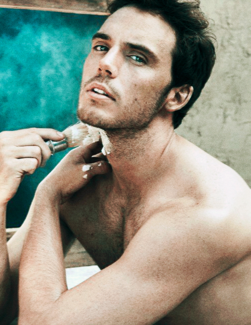 Actor Sam Claflin Shirtless Full Body Photos