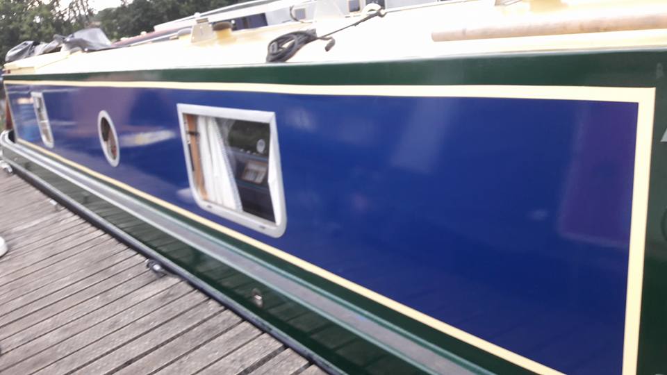 Hard Up Hester.: Starboard coach lines all finished