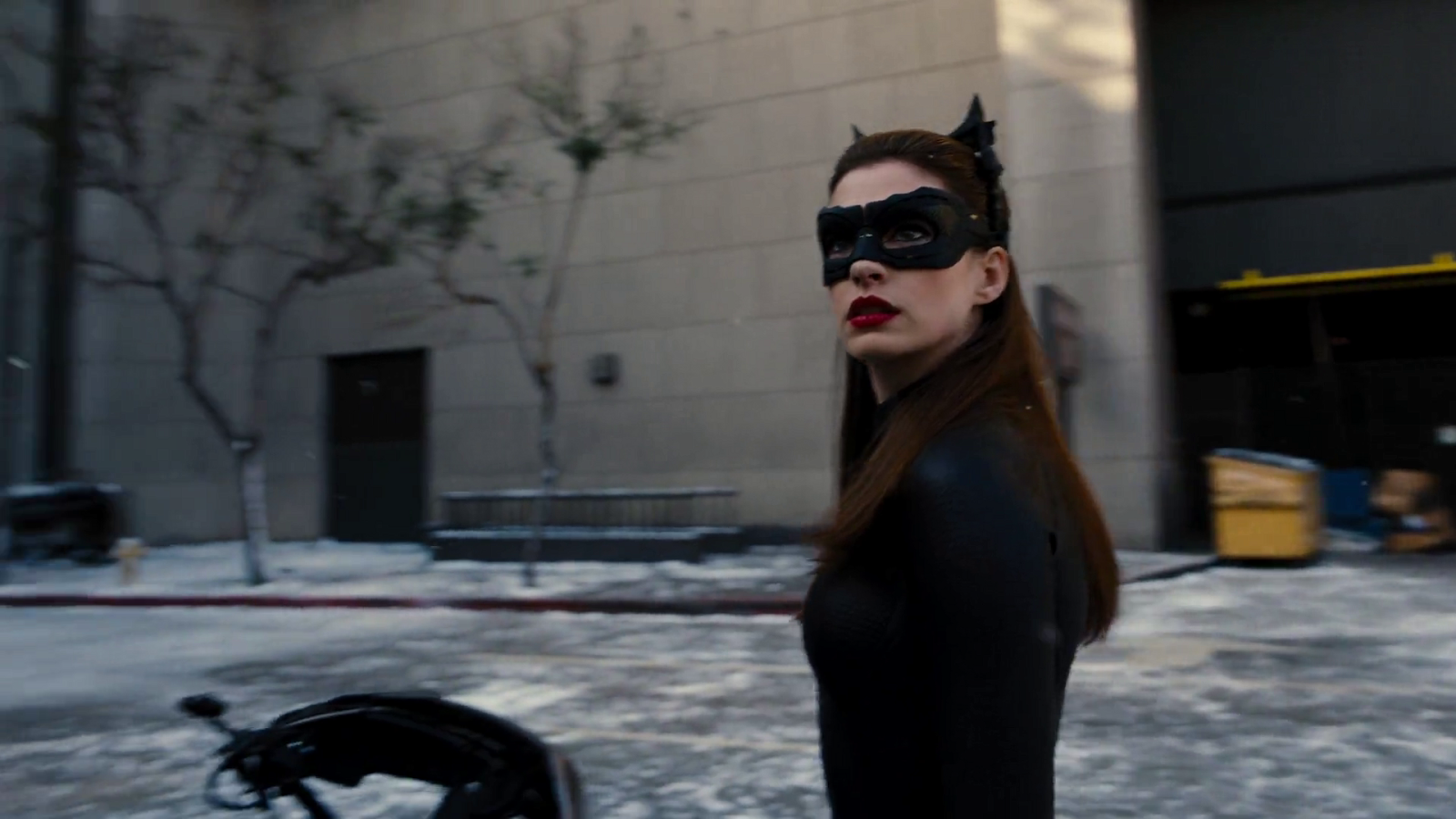 Leather Beauty: Screencaps Post-The Dark Knight Rises-Part 2