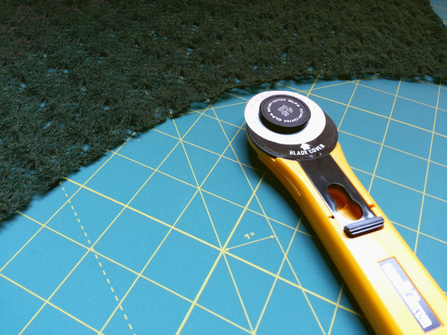 O! Jolly! Crafting Fashion: How Not to Fear Cutting Sweater Knits