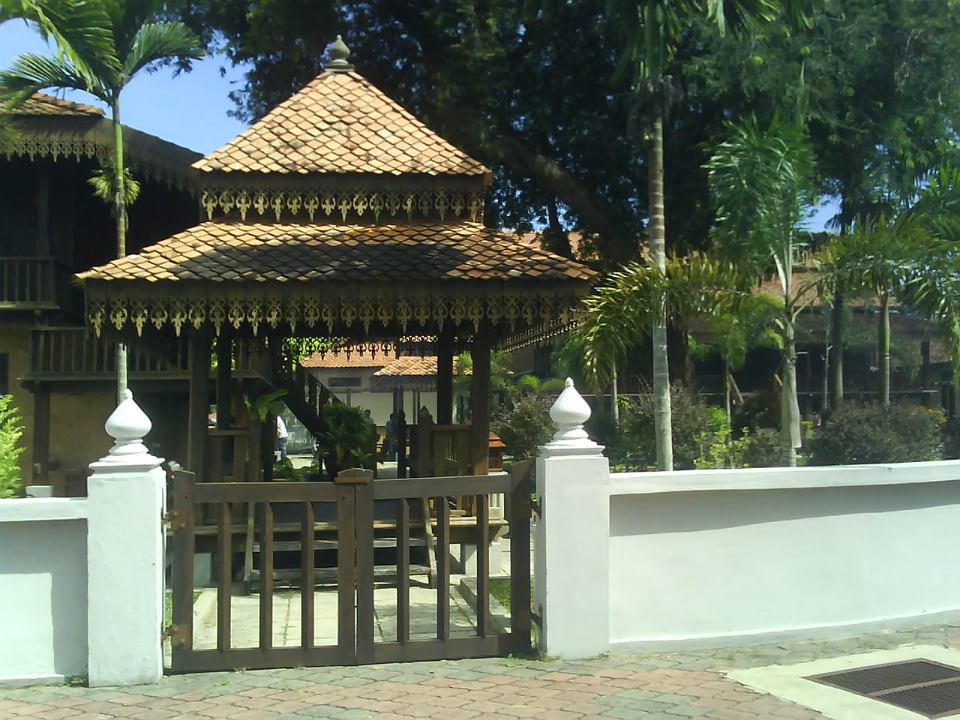 malaysia urban legend: THE ORIGIN OF MAZIAH PALACE IN KUALA TERENGGANU