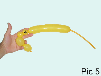 CLASSICAL: Balloon giraffe