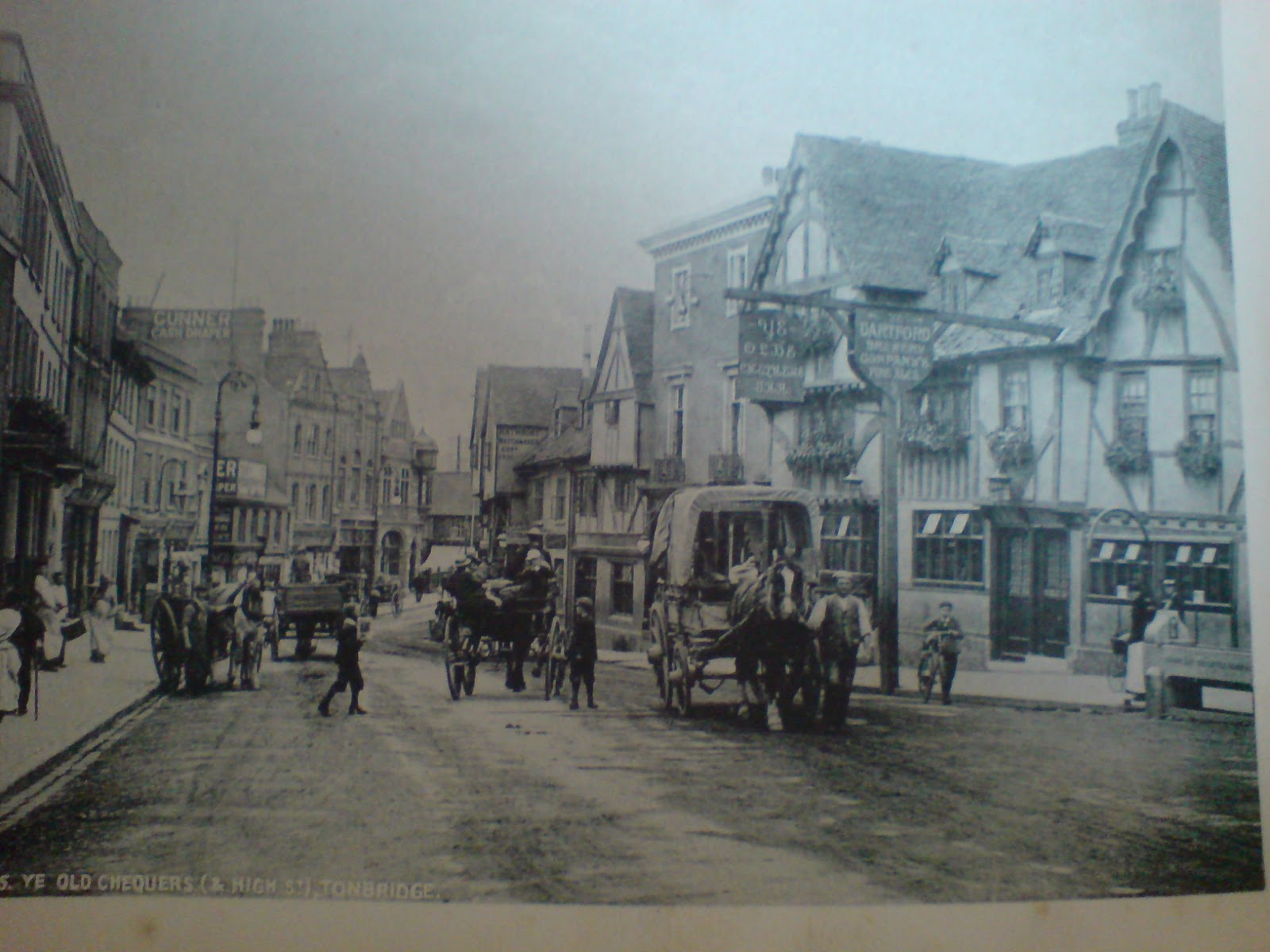 Booky Marky blog: Photos of Tonbridge....